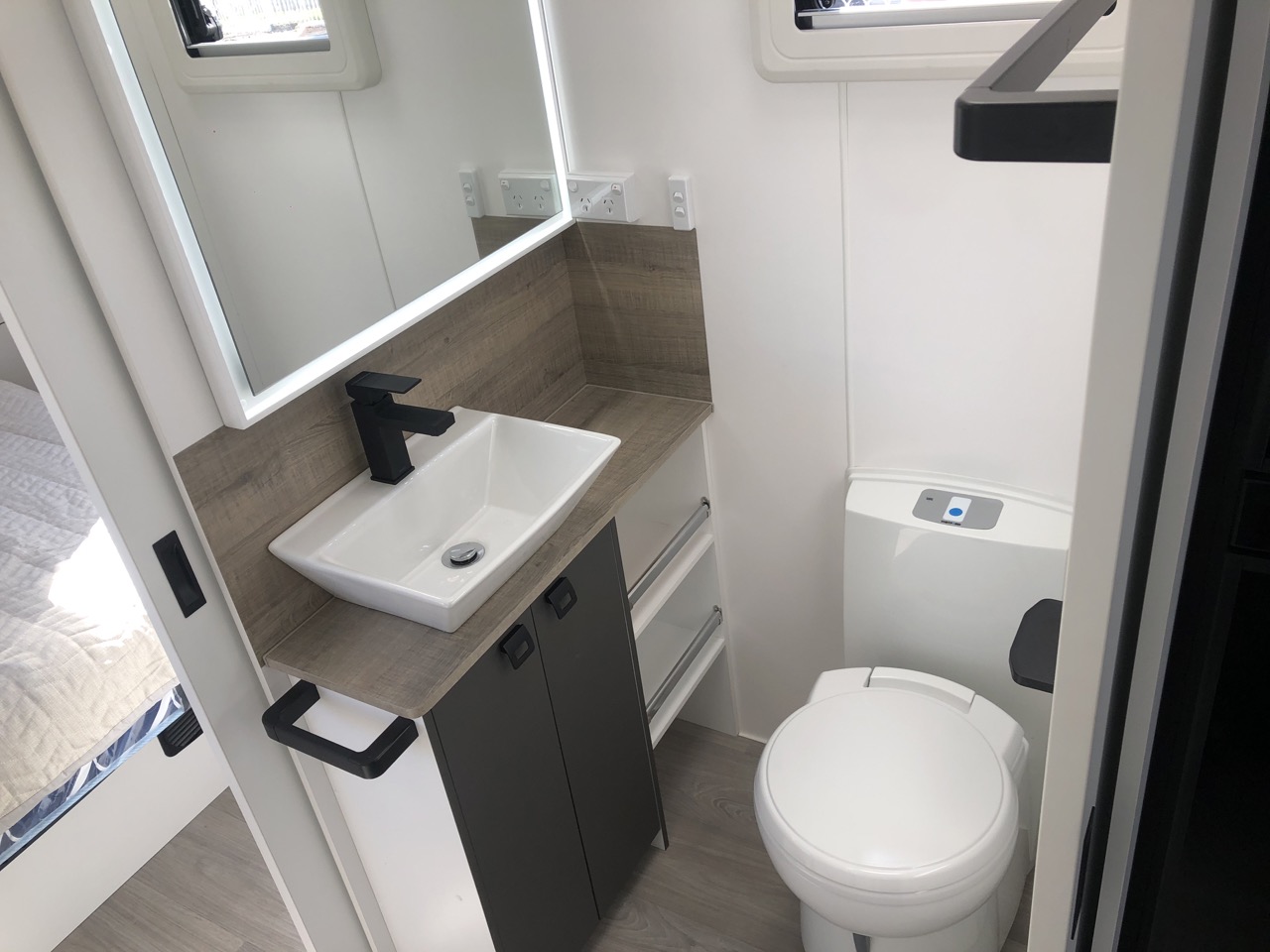 Franklin Club CX22 Caravan – Franklin Caravans Adelaide