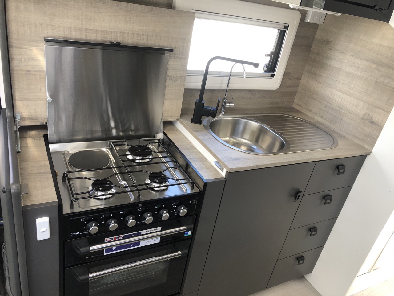 Franklin Club CX22 Caravan – Franklin Caravans Adelaide